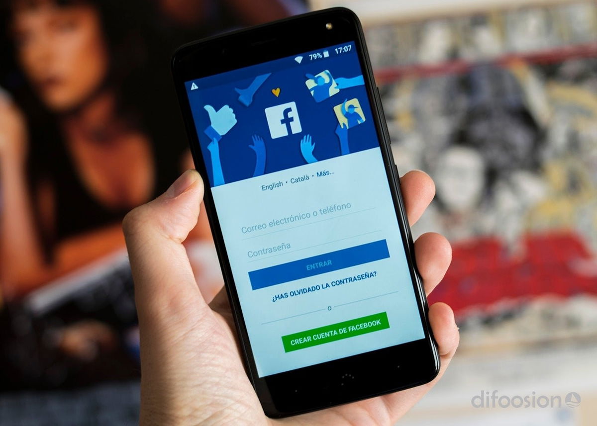 Una aplicación te permite usar Facebook como si no fuera Facebook