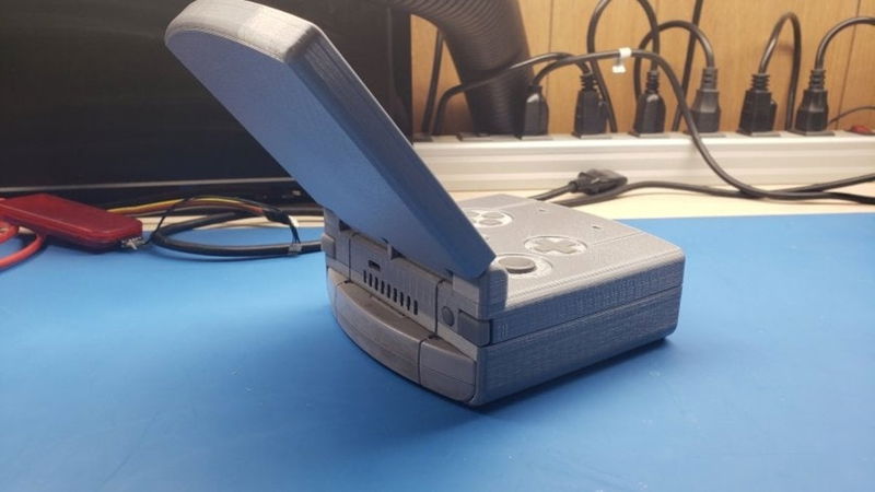 Un inventor ha creado esta Nintendo 64 portátil, y sin duda querrás tenerla