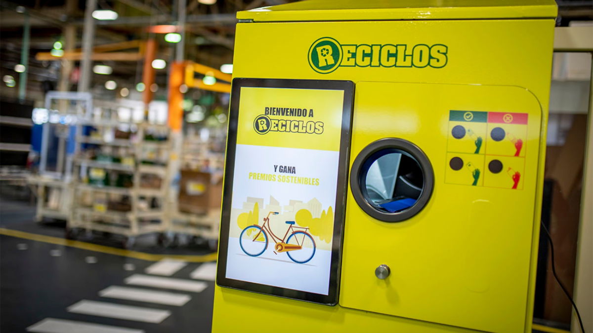 Recycle and win prizes with RECICLOS