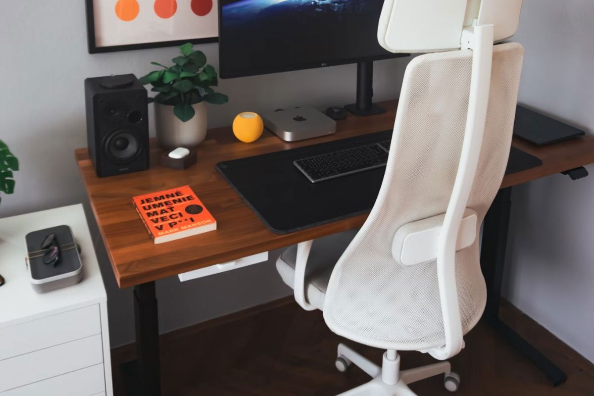 Los 9 mejores escritorios elevables y cómo escoger el que necesitas